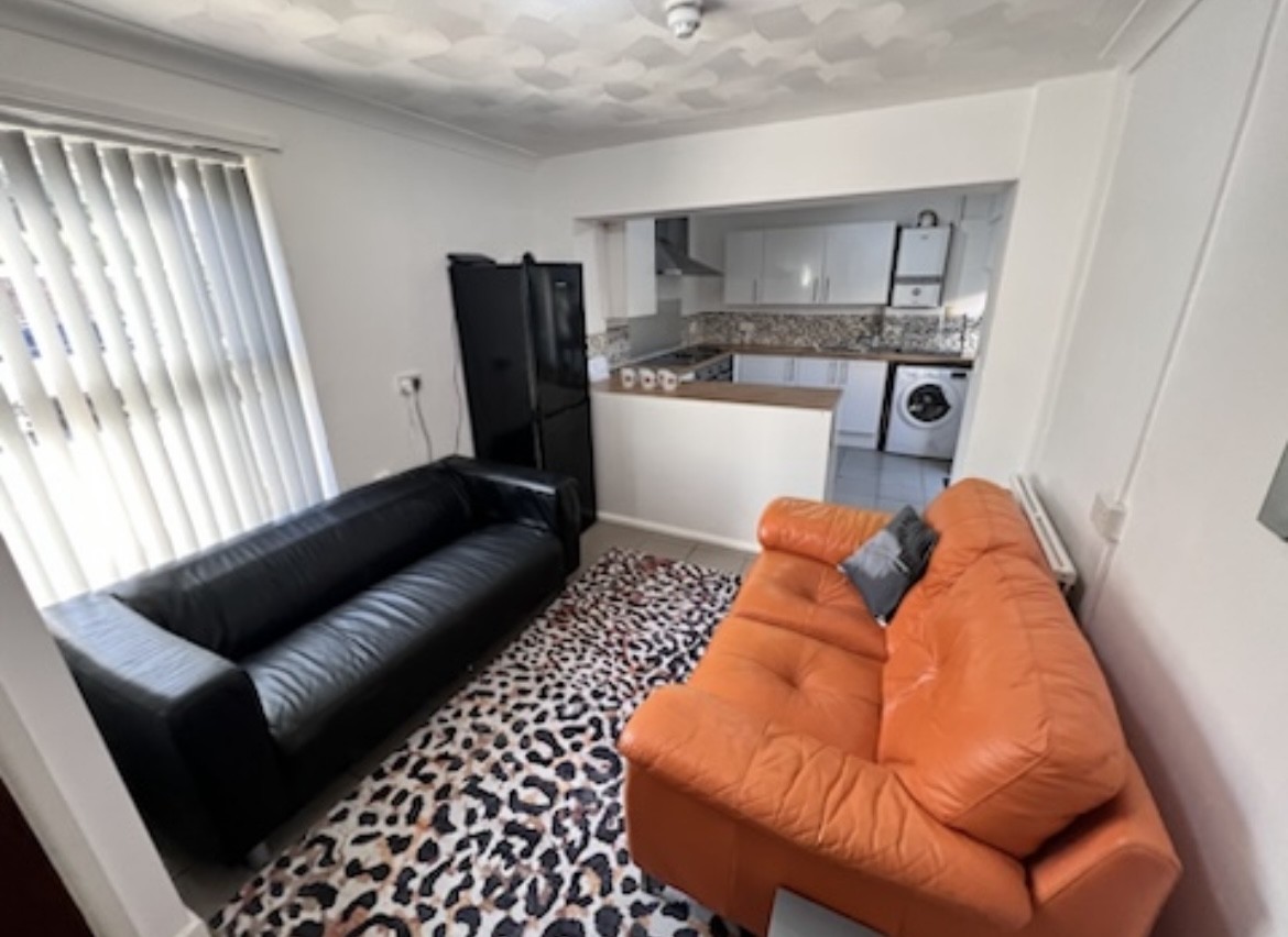 6 bedroom house for rent Harriet Street, Cardiff, CF24 4BX | UniHomes