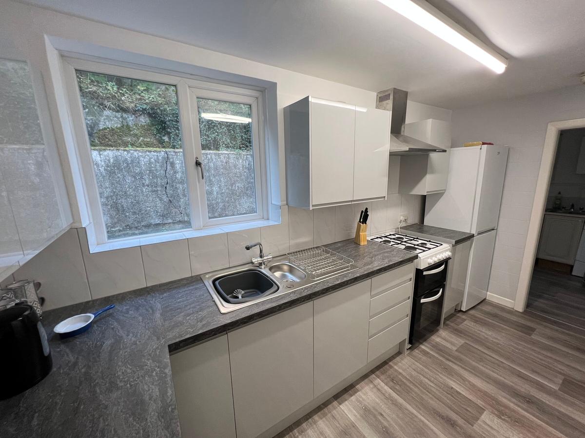 5 bedroom house for rent Maxwell Road Bournemouth, BH9 1DQ | UniHomes