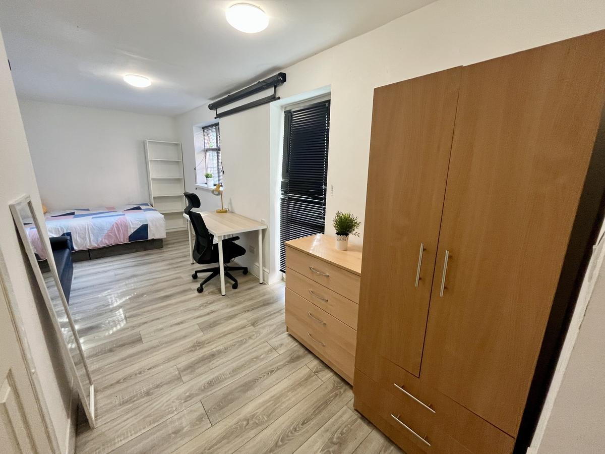 2 bedroom house for rent Beeston Road Nottingham, NG7 2JQ | UniHomes