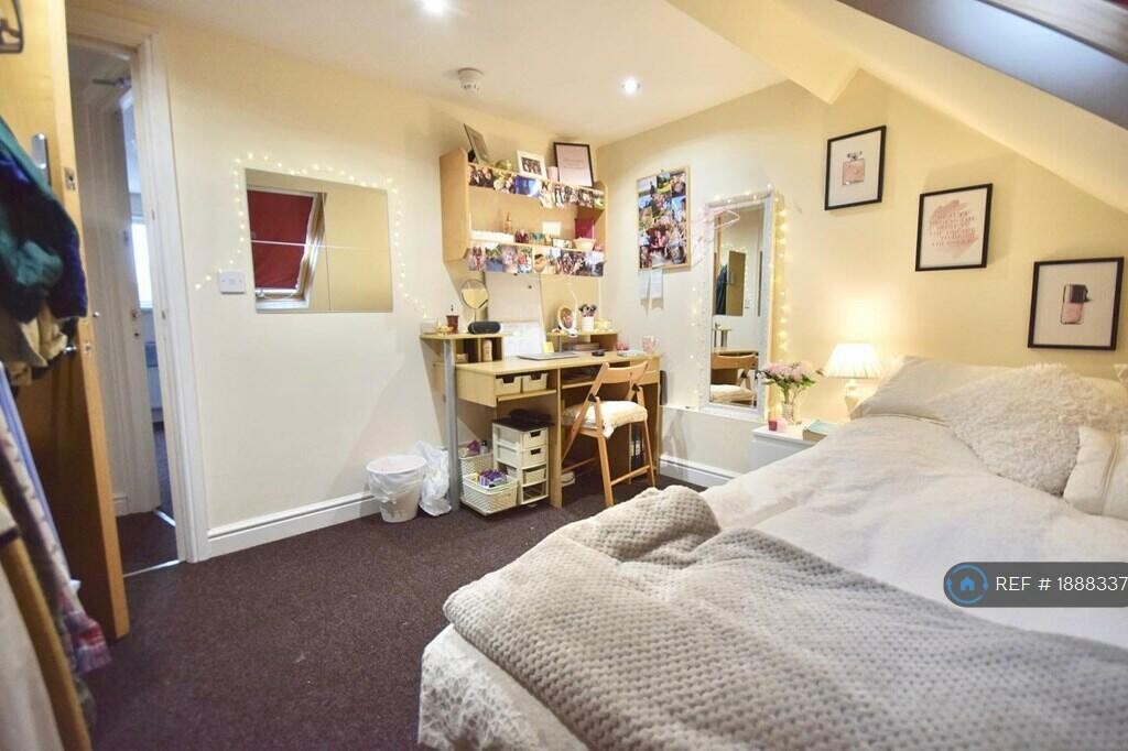8 bedroom house for rent Harriet Street Cardiff, CF24 4BU | UniHomes