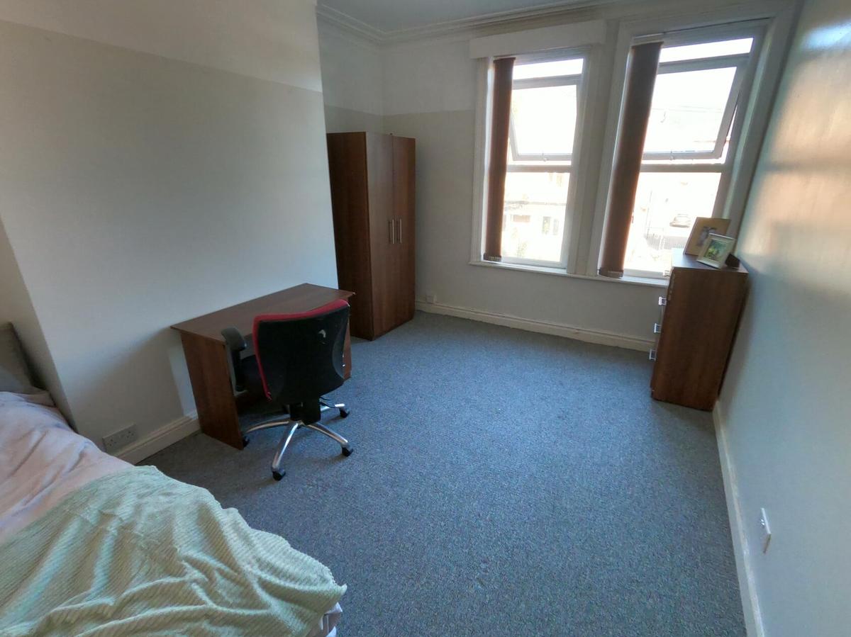 8 bedroom house for rent Delph Lane, Leeds, LS6 2HQ | UniHomes