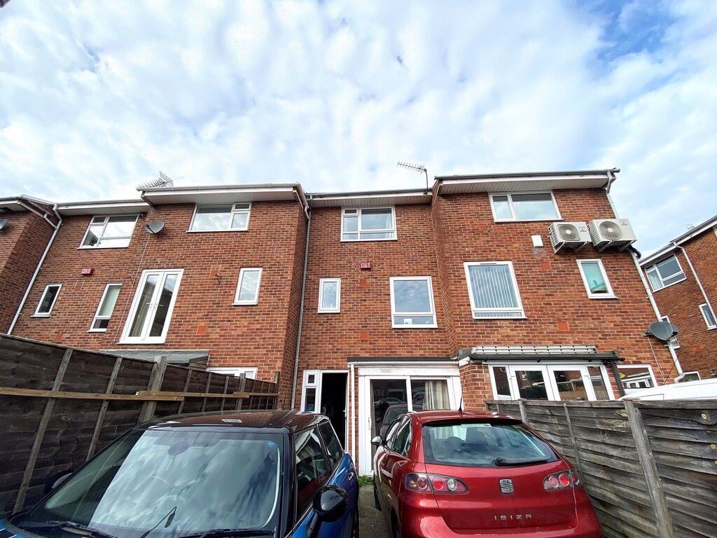 4 bedroom house for rent Warblington Street, Portsmouth, PO1 2EX | UniHomes