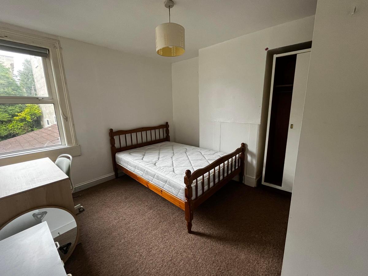 6 bedroom house for rent Locksbrook Road, Bath, BA1 3EJ | UniHomes