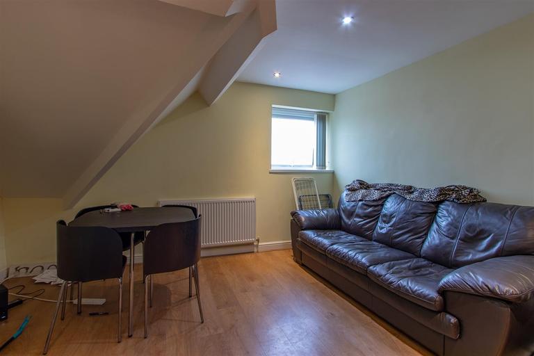 2 bedroom house for rent Richmond Road, Cardiff, CF24 3BW | UniHomes