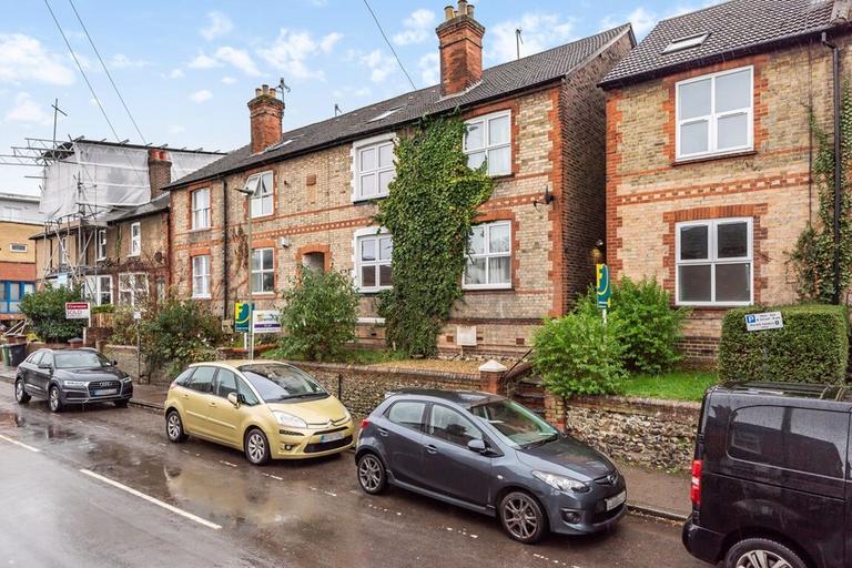 4 bedroom house for rent Walnut Tree Close, Surrey, GU1 4UQ | UniHomes