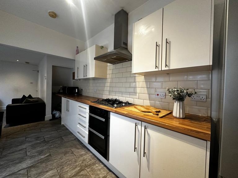 5 bedroom house for rent Woodborough Road Nottingham, NG3 1AZ | UniHomes