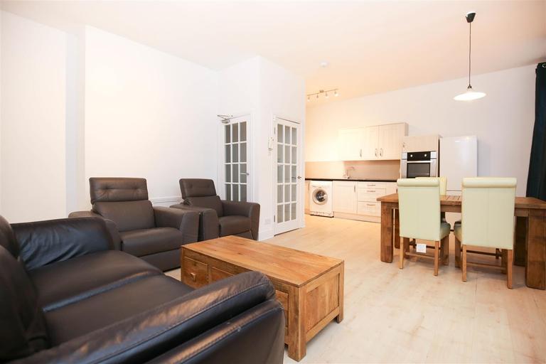 3 bedroom apartment for rent Westgate Road, Newcastle, NE4 6AP | UniHomes
