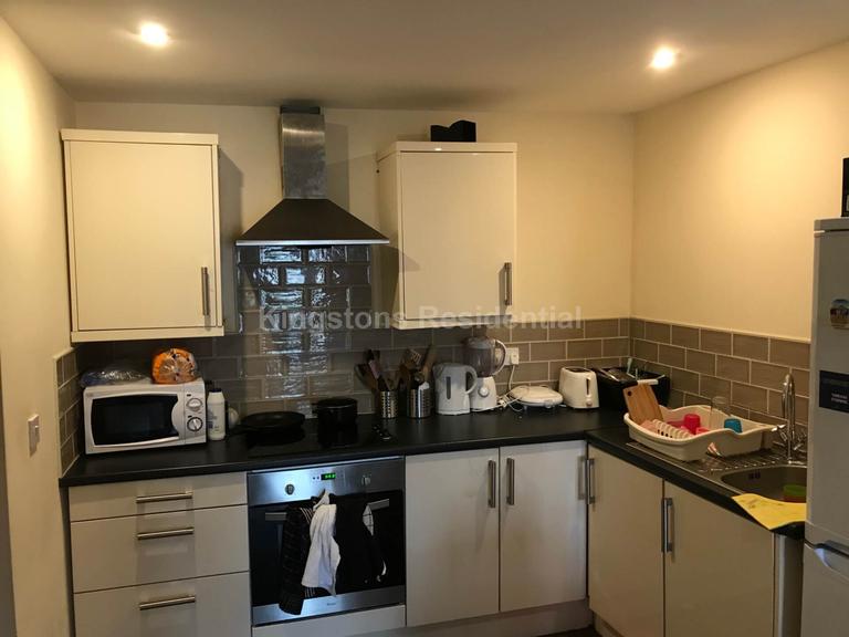 4 bedroom apartment for rent Miskin Street Cathays Cardiff, CF24 4AP ...