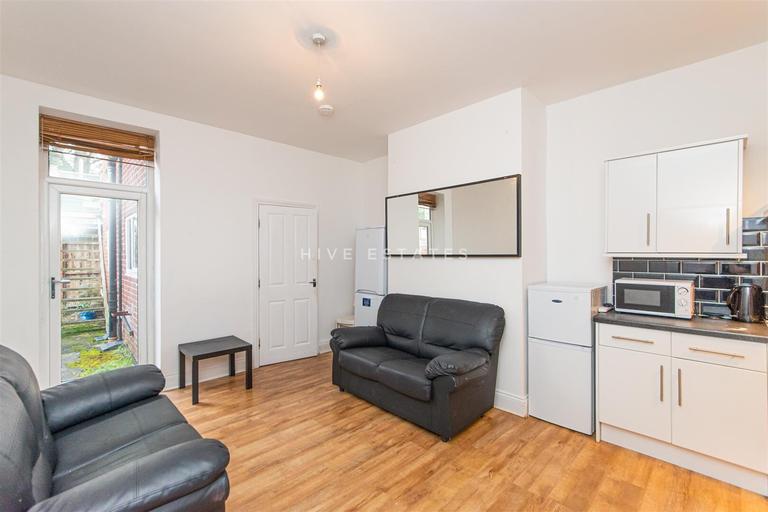 3 bedroom apartment for rent Greystoke Avenue, Newcastle, NE2 1PN ...