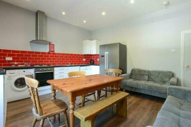 4 bedroom house for rent Forest Road East Nottingham, NG1 4HJ | UniHomes