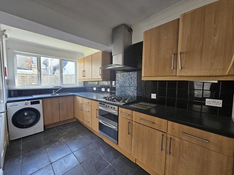 6 bedroom house for rent Cardiff Cardiff, CF24 4TZ | UniHomes