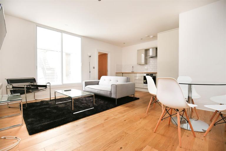 3 bedroom apartment for rent Chaucer Building Newcastle, NE1 5JE | UniHomes