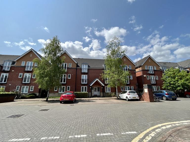 2 bedroom apartment for rent Halliard Court Cardiff, CF10 4NJ | UniHomes