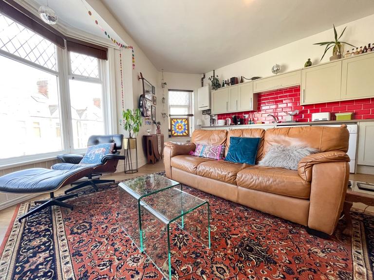 5 bedroom apartment for rent Alfred Street Cardiff, CF24 4UA | UniHomes