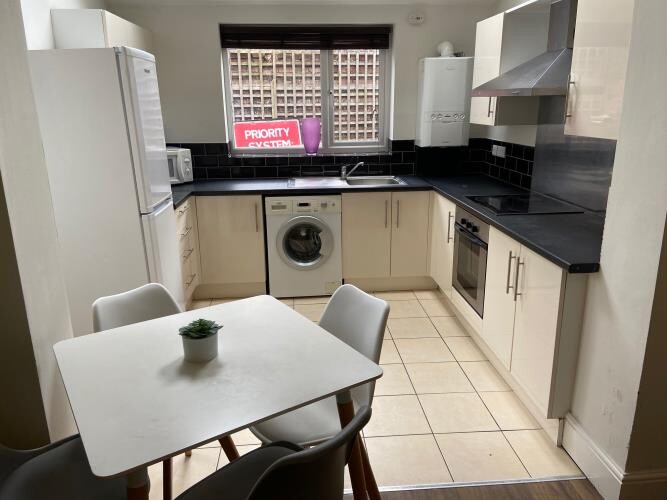 4 bedroom house for rent Barber Road, Sheffield, S10 1EB | UniHomes