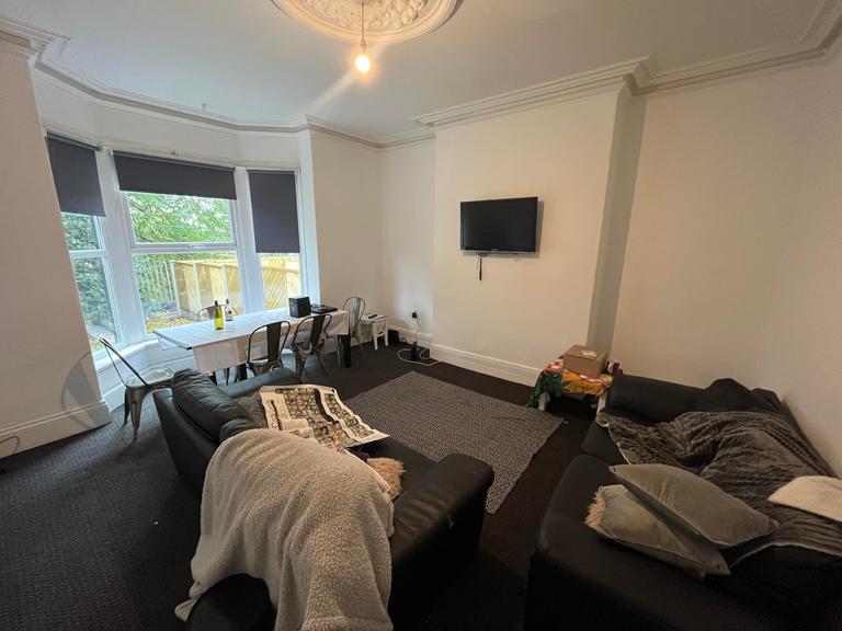 6 bedroom house for rent Victoria Road, Leeds, LS6 1DR | UniHomes