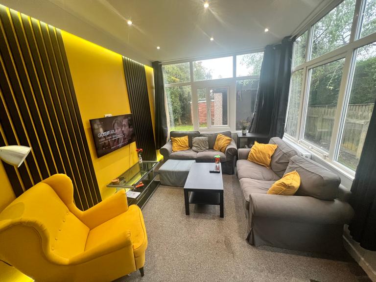 4 bedroom house for rent Ash Road, Leeds, LS6 3JJ | UniHomes