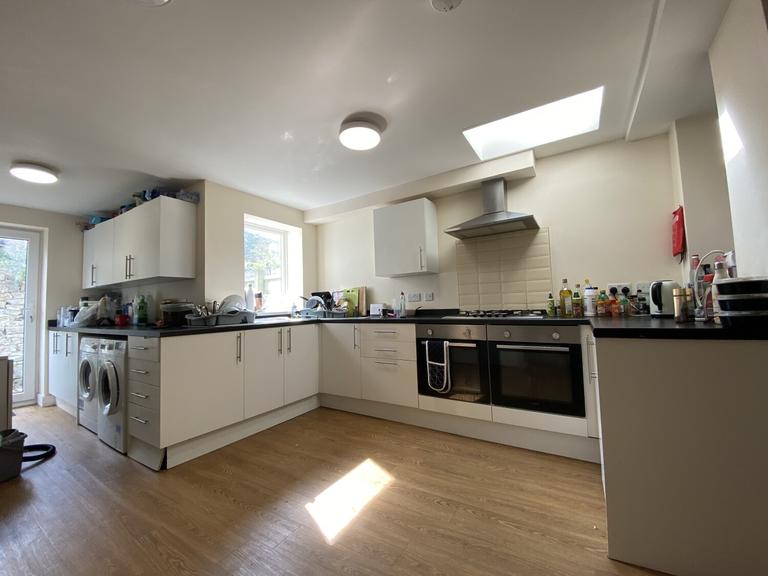 6 bedroom house for rent May Street Cardiff, CF24 4EZ | UniHomes