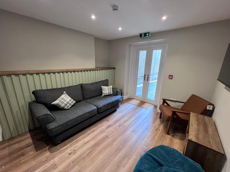 6 bedroom house for rent Hanover Street, Swansea, SA1 6BE | UniHomes