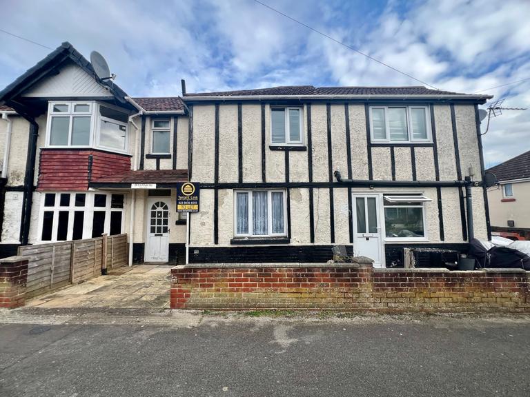 2 bedroom apartment for rent Litchfield Road Southampton, SO18 2BB ...