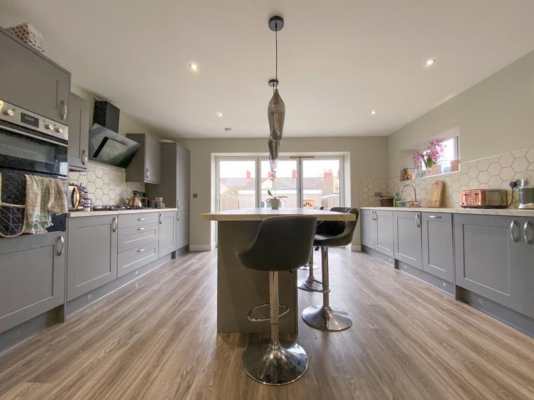 6 bedroom house for rent Laytonia Avenue, Cardiff, CF14 3BQ | UniHomes