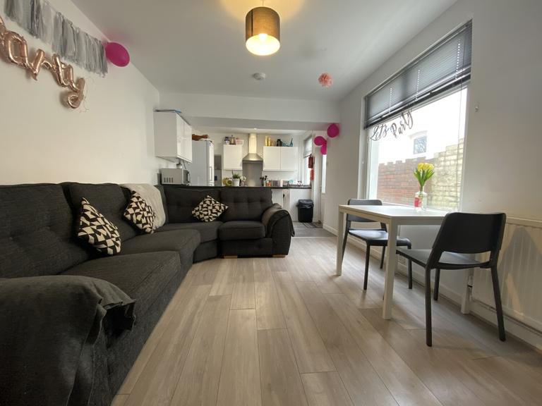 5 bedroom house for rent Mackintosh Place Cardiff, CF24 4RP | UniHomes