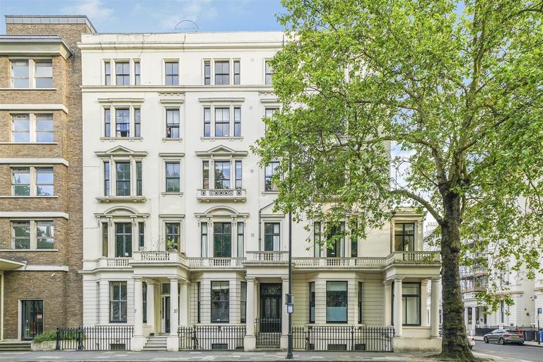 4 bedroom apartment for rent Cromwell Road London, SW7 2DH | UniHomes