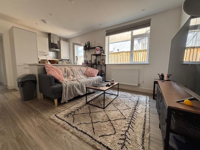 2 bedroom house for rent Connaught Road Cardiff, CF24 3PU | UniHomes