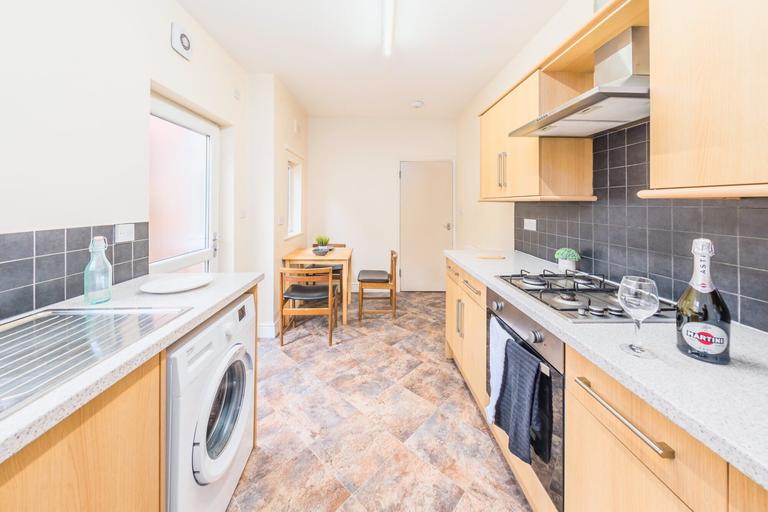 3 bedroom house for rent Tudor Road Leicester, LE3 5JF | UniHomes