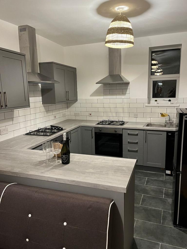 5 bedroom house for rent King Edward Road Brynmill, Swansea, SA1 4LU ...