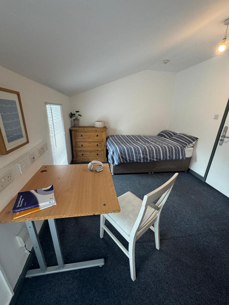 6 bedroom house for rent Francis Street, Swansea, SA1 4NH | UniHomes