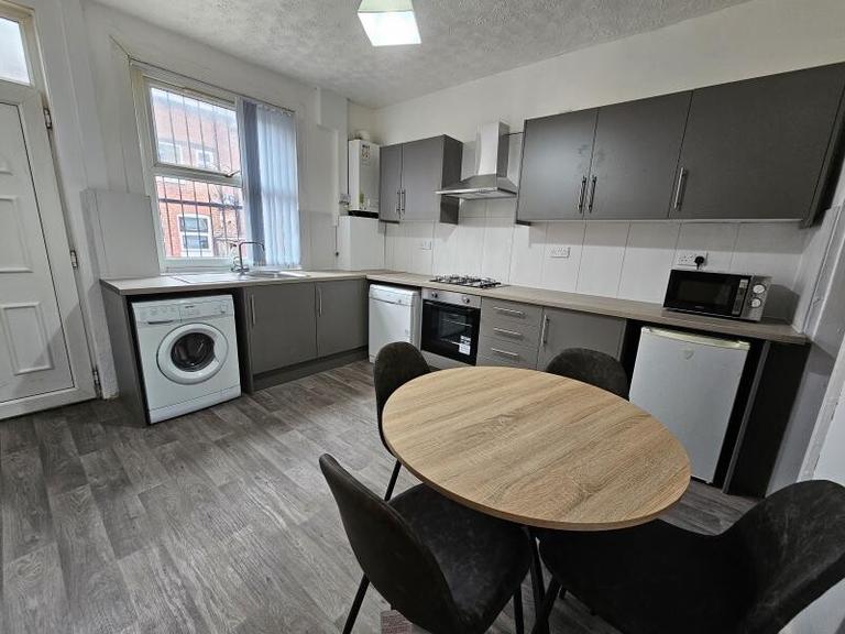 3 bedroom house for rent Beamsley Mount Leeds, LS6 1LR | UniHomes