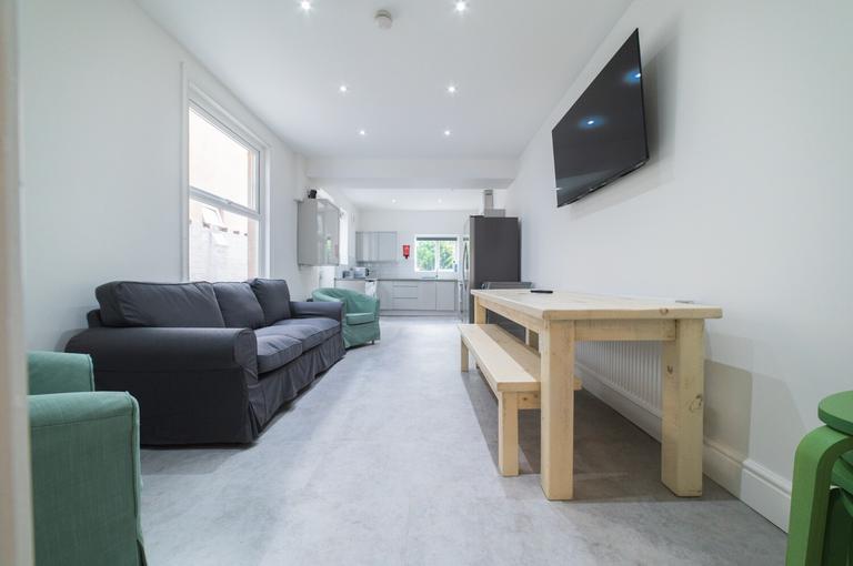 5 bedroom house for rent Cosmeston Street, Cardiff, CF24 4LR | UniHomes