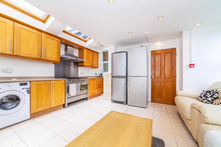 6 Bedroom House For Rent Margravine Road London W6 8hh Unihomes