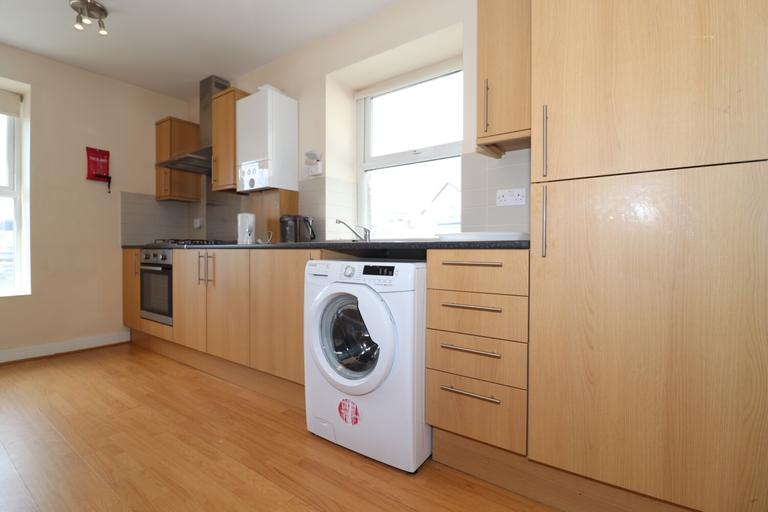 6 bedroom house for rent Richmond Road Cardiff, CF24 3BT | UniHomes