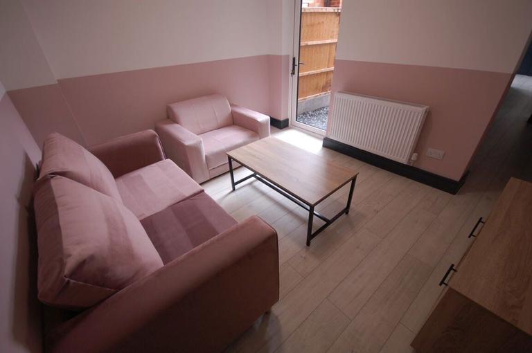 6 bedroom house for rent Arley Road Birmingham, B29 7BQ | UniHomes