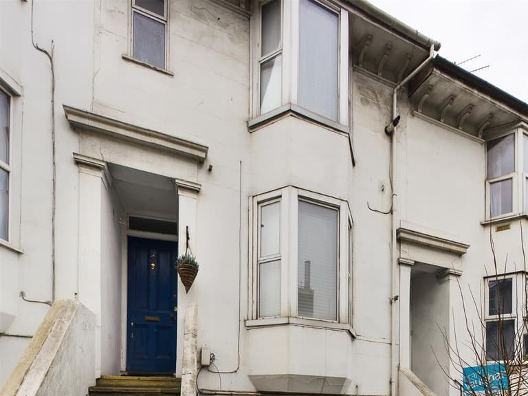 3 Bedroom Apartment For Rent New England Road Brighton Bn1 3tu Unihomes