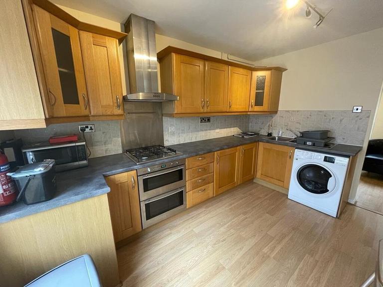 5 bedroom house for rent Freshfield Close Norwich, NR5 8RA | UniHomes