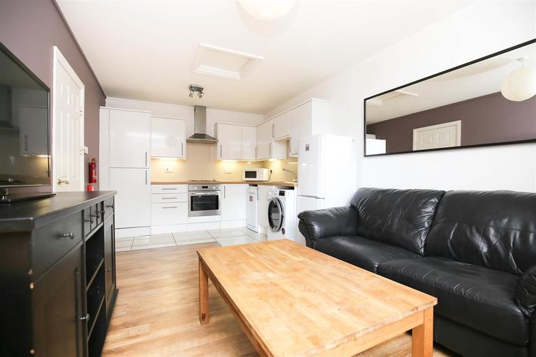 2 bedroom apartment for rent The Gatehouse, Newcastle, NE1 5SF | UniHomes