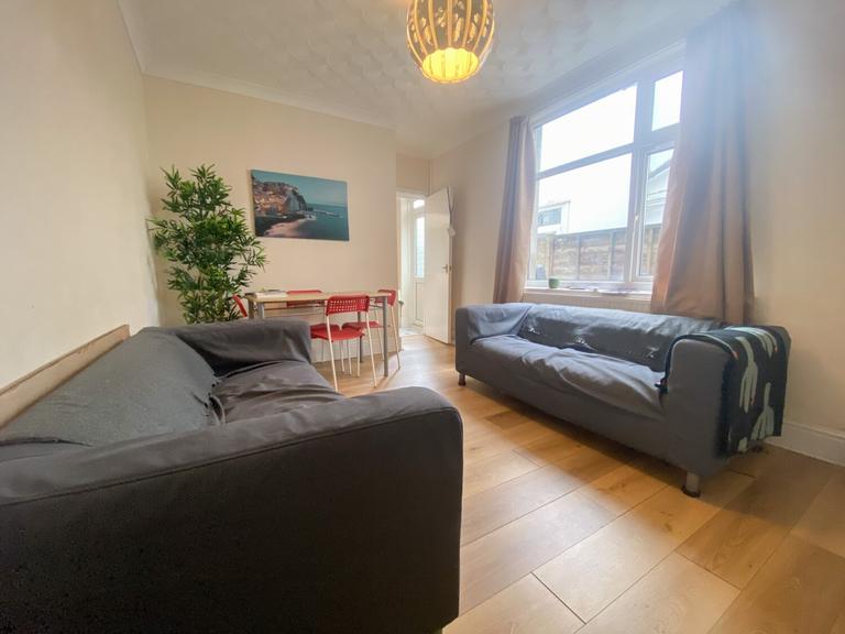 5 bedroom house for rent Mackintosh Place, Cardiff, CF24 4RR | UniHomes