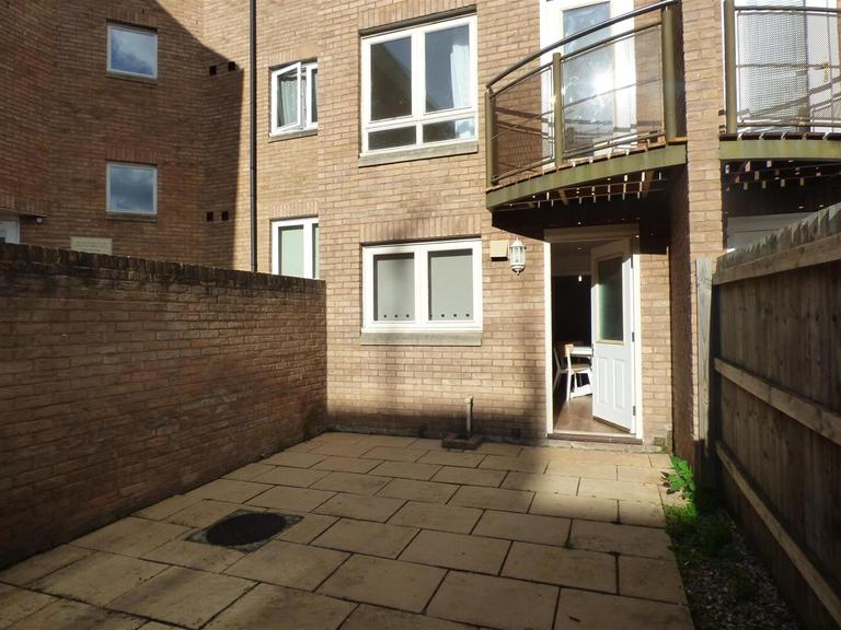 4 bedroom house for rent Market Street Exeter, EX1 1DL | UniHomes