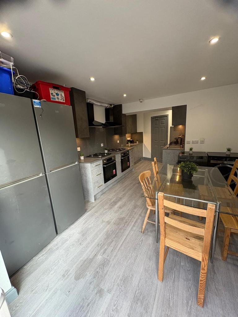 6 bedroom house for rent Donnington Road Reading, RG1 5ND | UniHomes