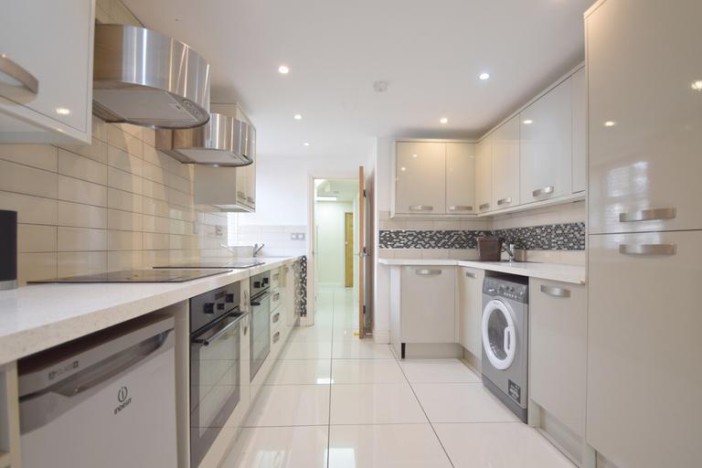 8 bedroom house for rent Hirwain Street Cardiff, CF24 4JH | UniHomes