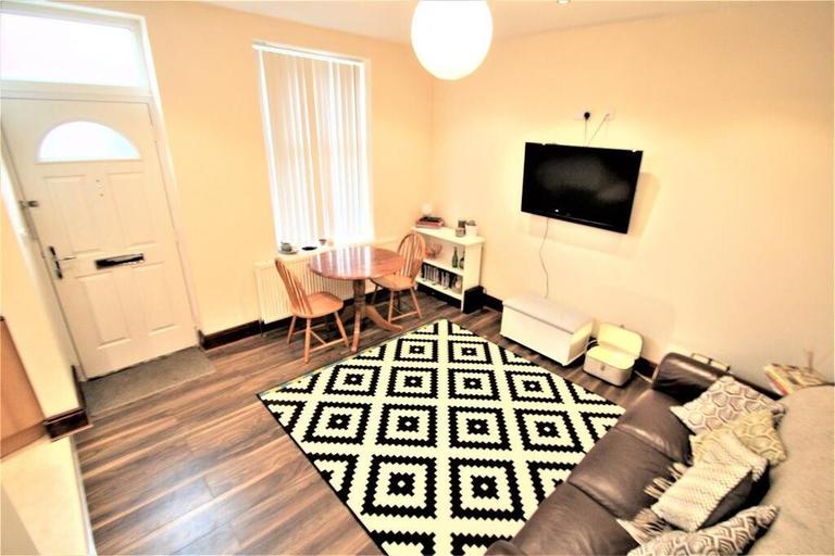 2 bedroom house for rent Chiswick Terrace, Leeds, LS6 1QG | UniHomes