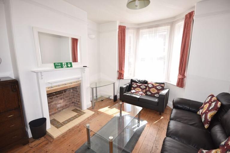 5 bedroom house for rent Priory Road Exeter, EX4 7AP | UniHomes