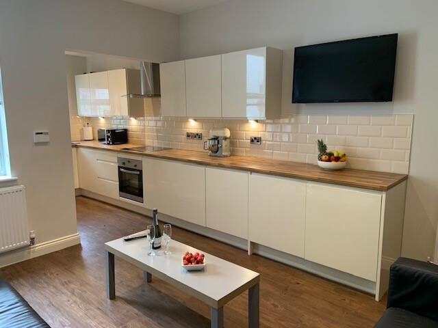 6 bedroom house for rent Bower Road Sheffield, S10 1ER | UniHomes