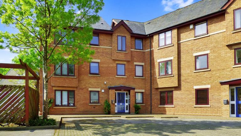 3 bedroom apartment for rent Swan Court Paradise Street, Oxford, OX1 ...