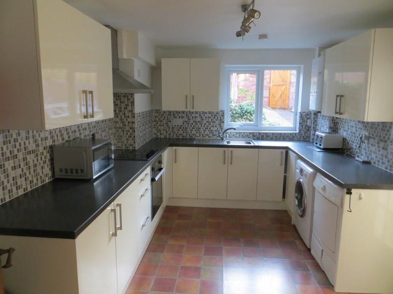 4 bedroom house for rent Abbots Road Exeter, EX4 7AN | UniHomes