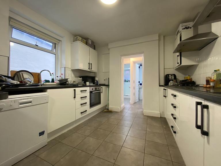 6 bedroom house for rent Llantrisant Street Cardiff, CF24 4JE | UniHomes