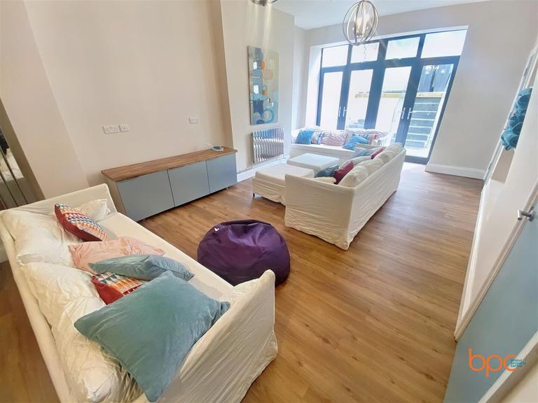 9 bedroom house for rent Worrall Road Bristol, BS8 2TX | UniHomes